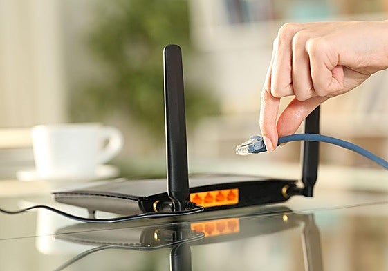 Los tres motivos por los que no deberías colocar el router del WiFi al lado del televisor | Las ...